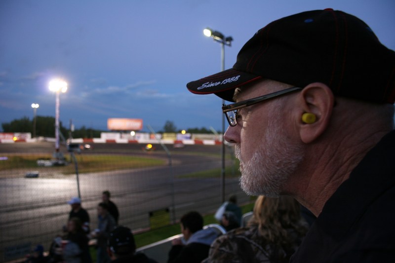 A bone-chilling evening at Elko Speedway | Minnesota Prairie Roots