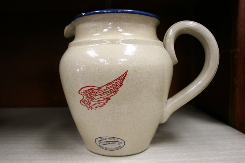 A photographic farewell to the Red Wing Pottery salesroom | Minnesota ...